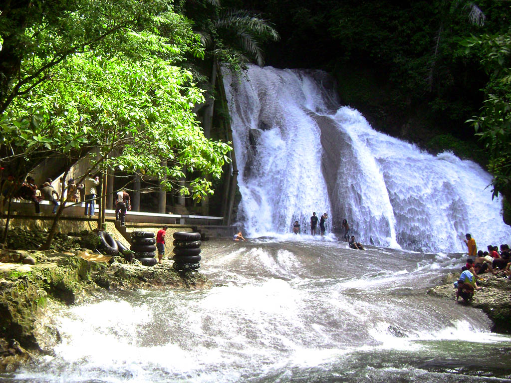 Bali Tourist Guide | Tourist Objects | Beautiful Indonesian Waterfalls